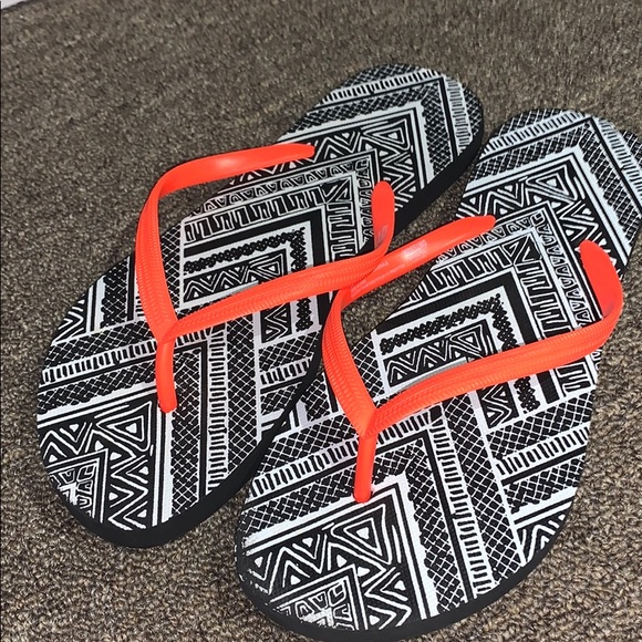 Mossimo Supply Co. | Shoes | Flip Flops | Poshmark